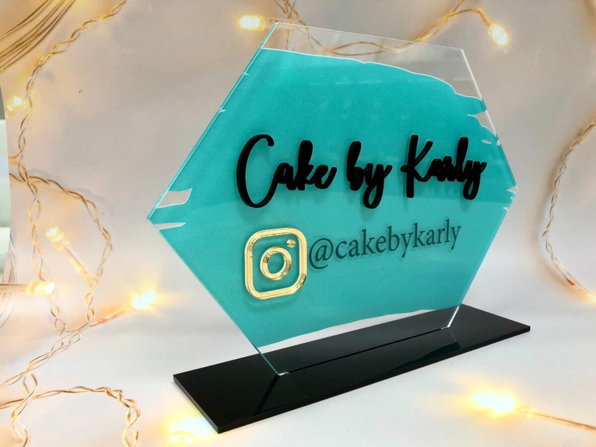 Hard Plot Center | La primera impresión es la que cuenta.